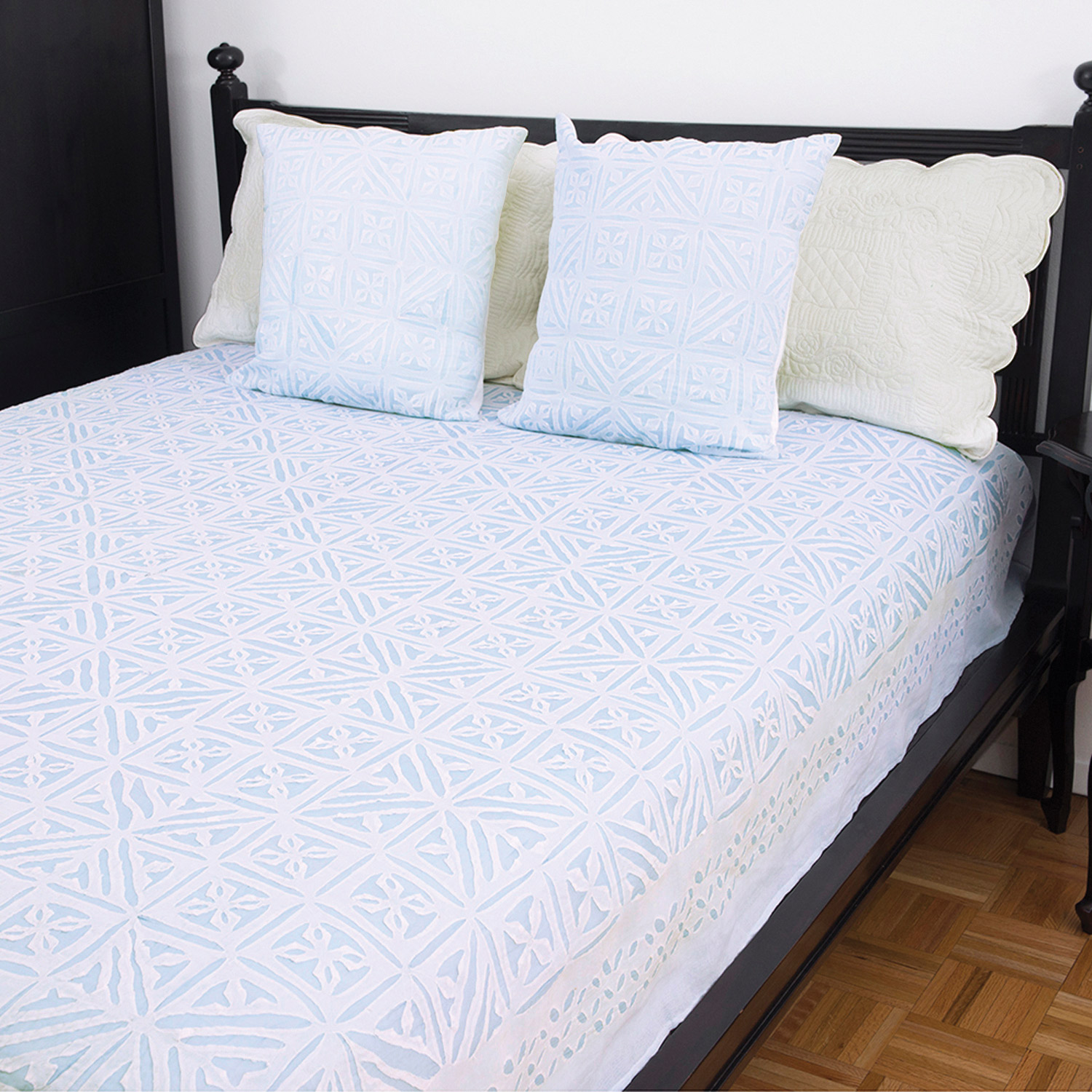 Sky Blue Bedspread: Azure Geometric Appilque Design